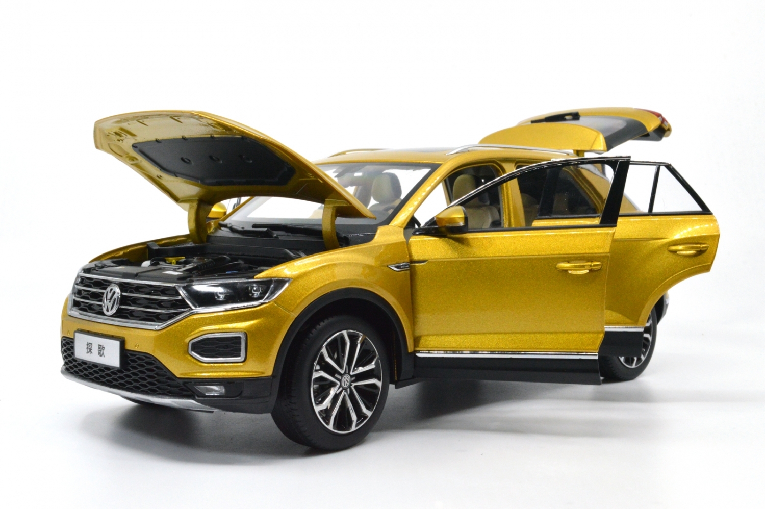 1:18 Volkswagen T-ROC 2018 Diecast Model Car - Paudi Model | High ...