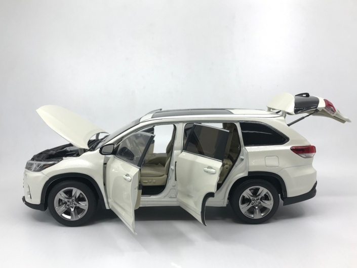 1:18 Toyota Highlander 2019 - Paudi Model | High Quality Diecast Model