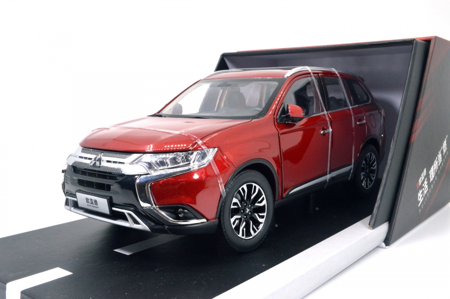 1:18 Mitsubishi Outlander 2019 - Paudi Model