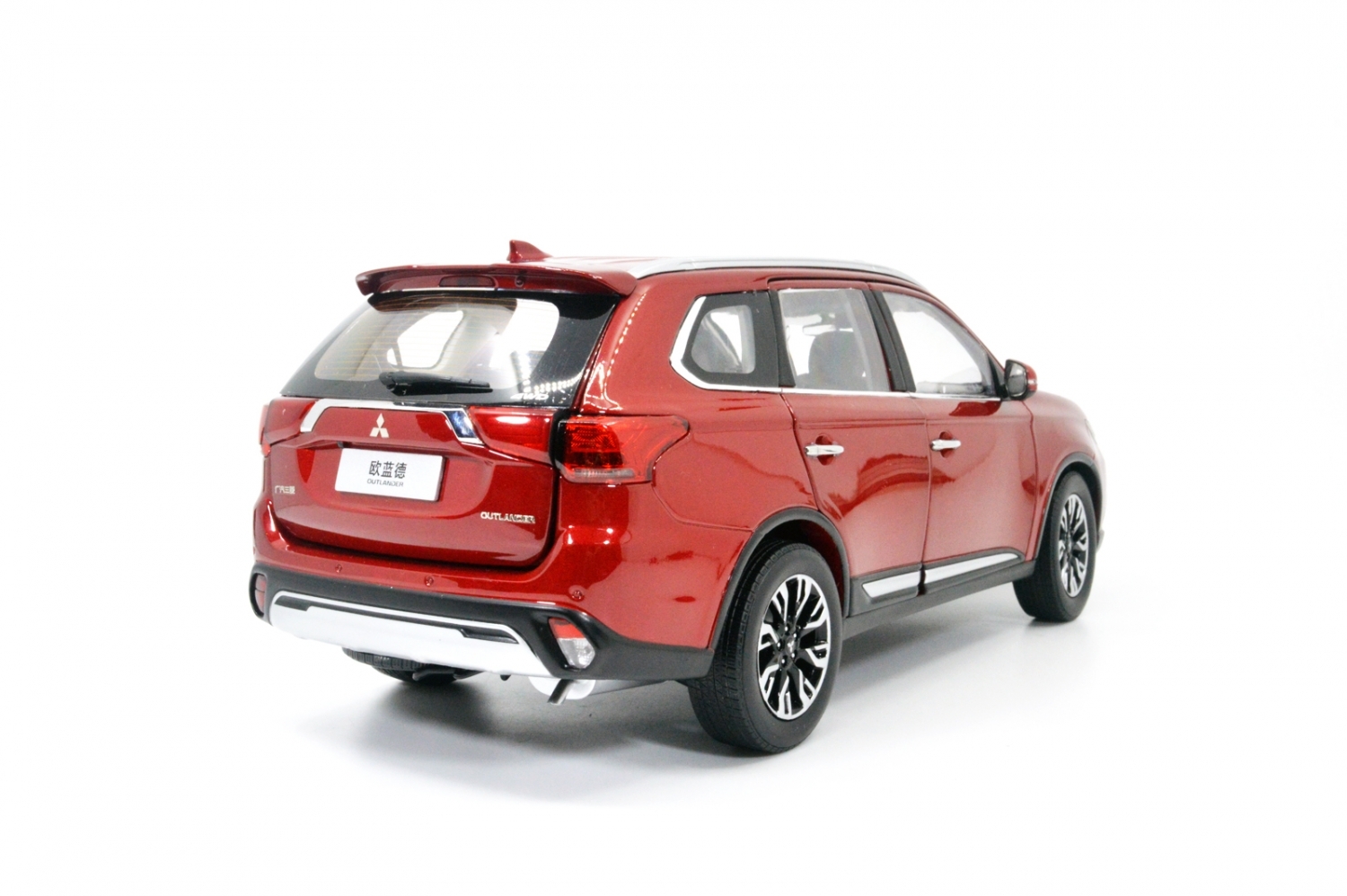 1:18 Mitsubishi Outlander 2019 Diecast Model Car - Paudi Model | High ...
