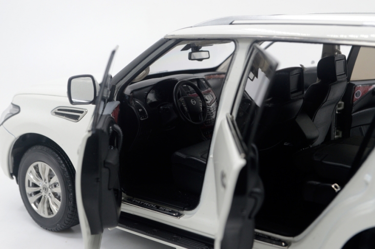 1:18 Nissan Parol Y62 Die-cast Model Car - Paudi Model | High Quality ...