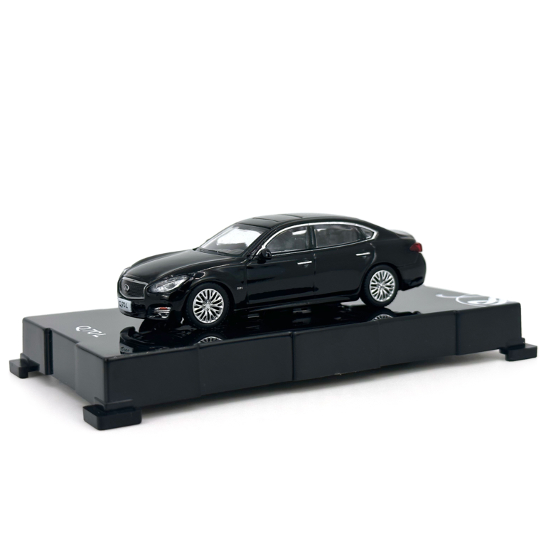 1:64 Scale Infiniti Q70L Detailed Miniature Vehicle Model - Paudi Model ...